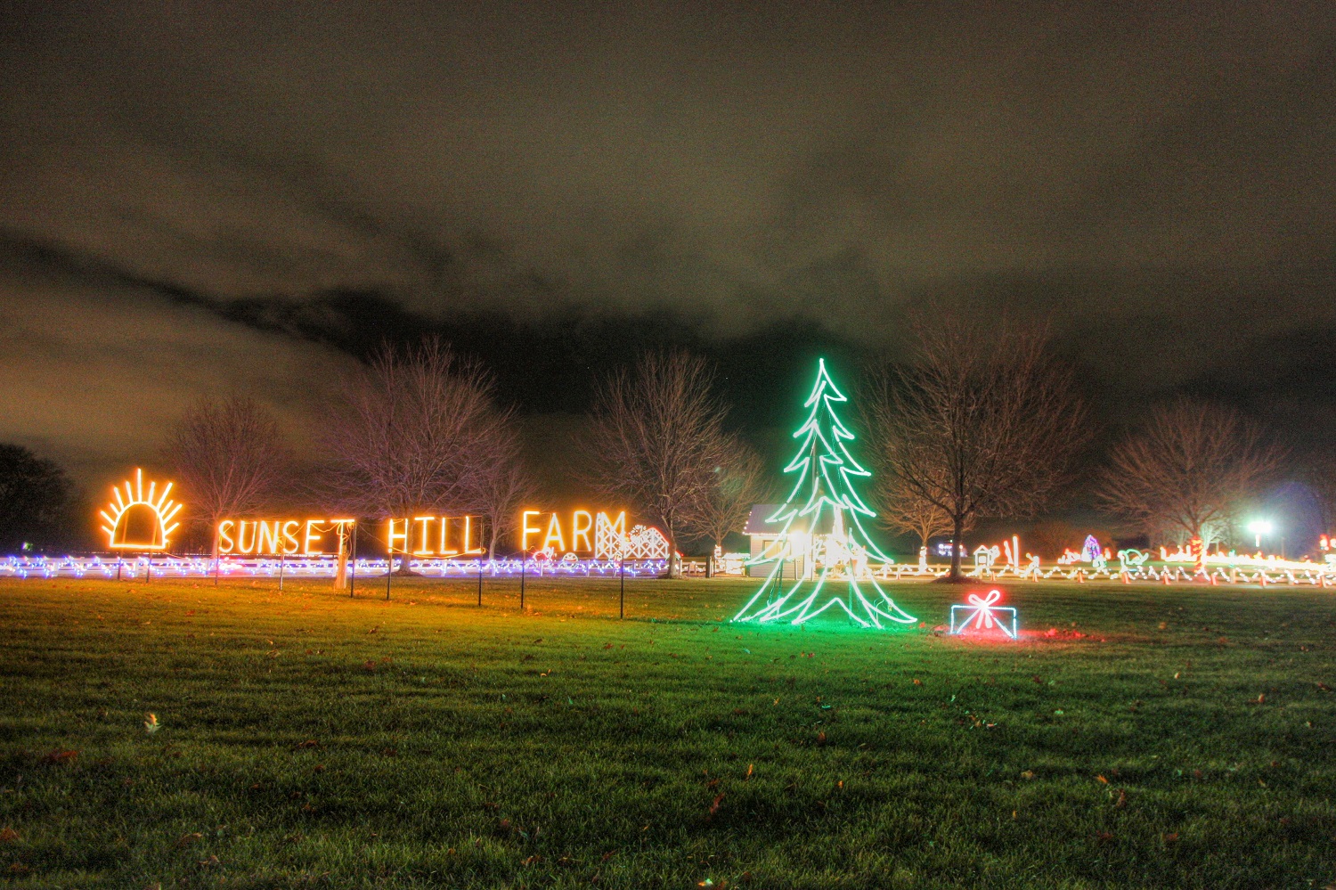 WINTER LIGHTS DRIVE THROUGH - SUNSET HILL FARM | NITDC